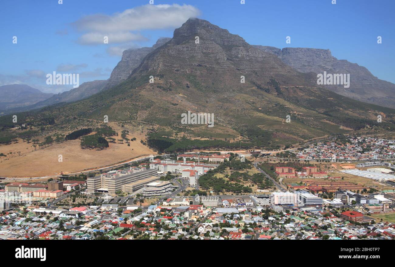 Aerial photo of Groote Schuur Hospital and Hospital Bend Stock Photo ...