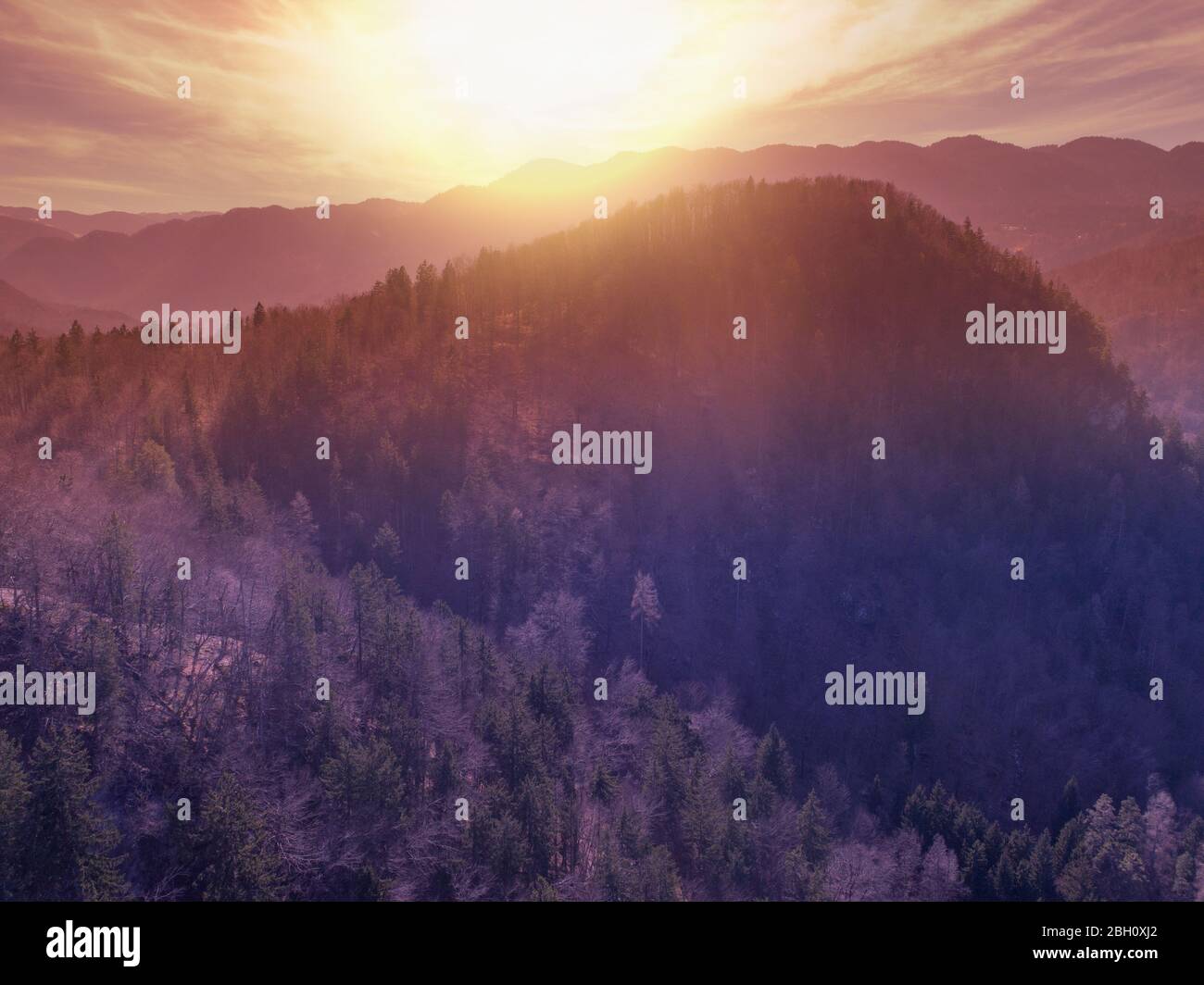 Mountain sunset silhouette hi-res stock photography and images - Alamy