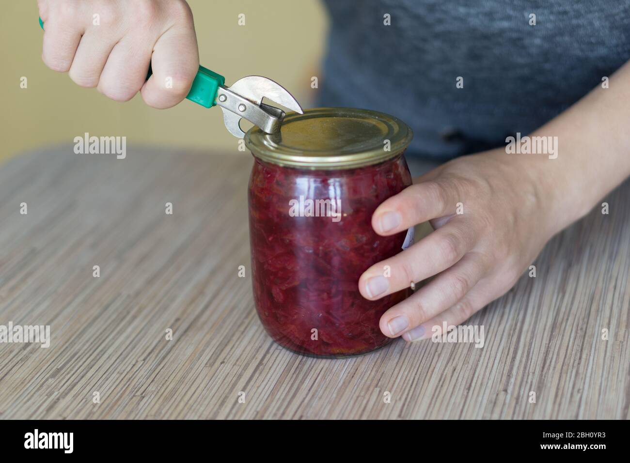 Old can opener hi-res stock photography and images - Alamy