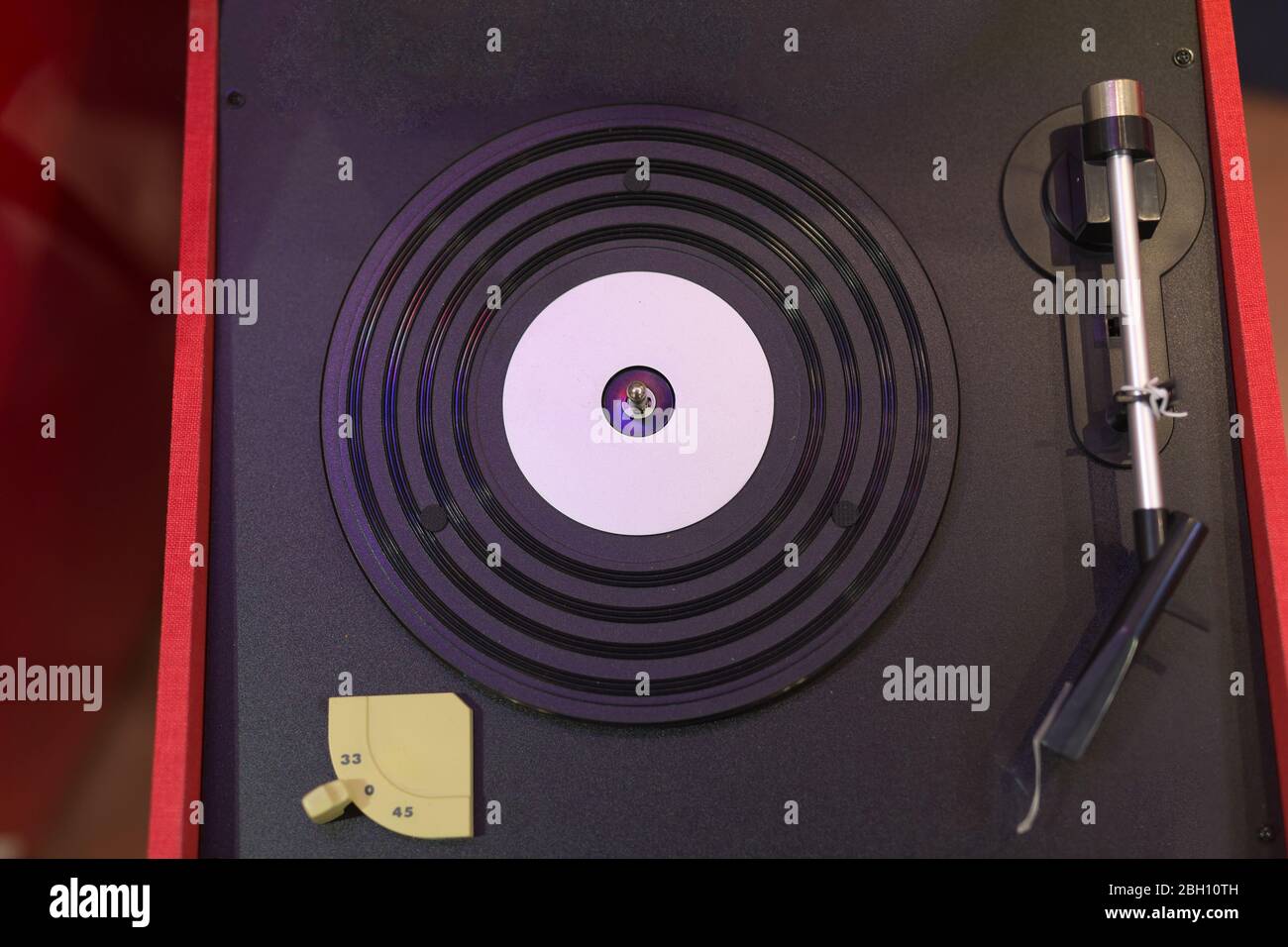 Whiteturntable hi-res stock photography and images - Alamy
