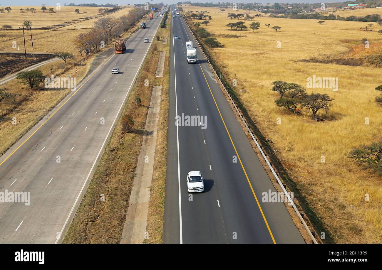Aerial view of cars hi-res stock photography and images - Alamy