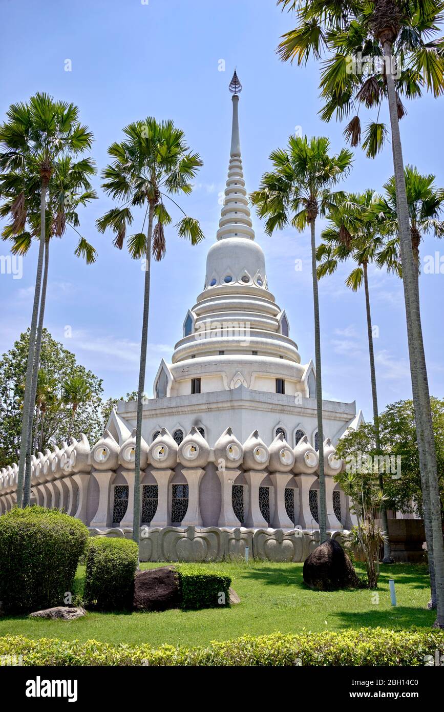 White temples hi-res stock photography and images - Alamy