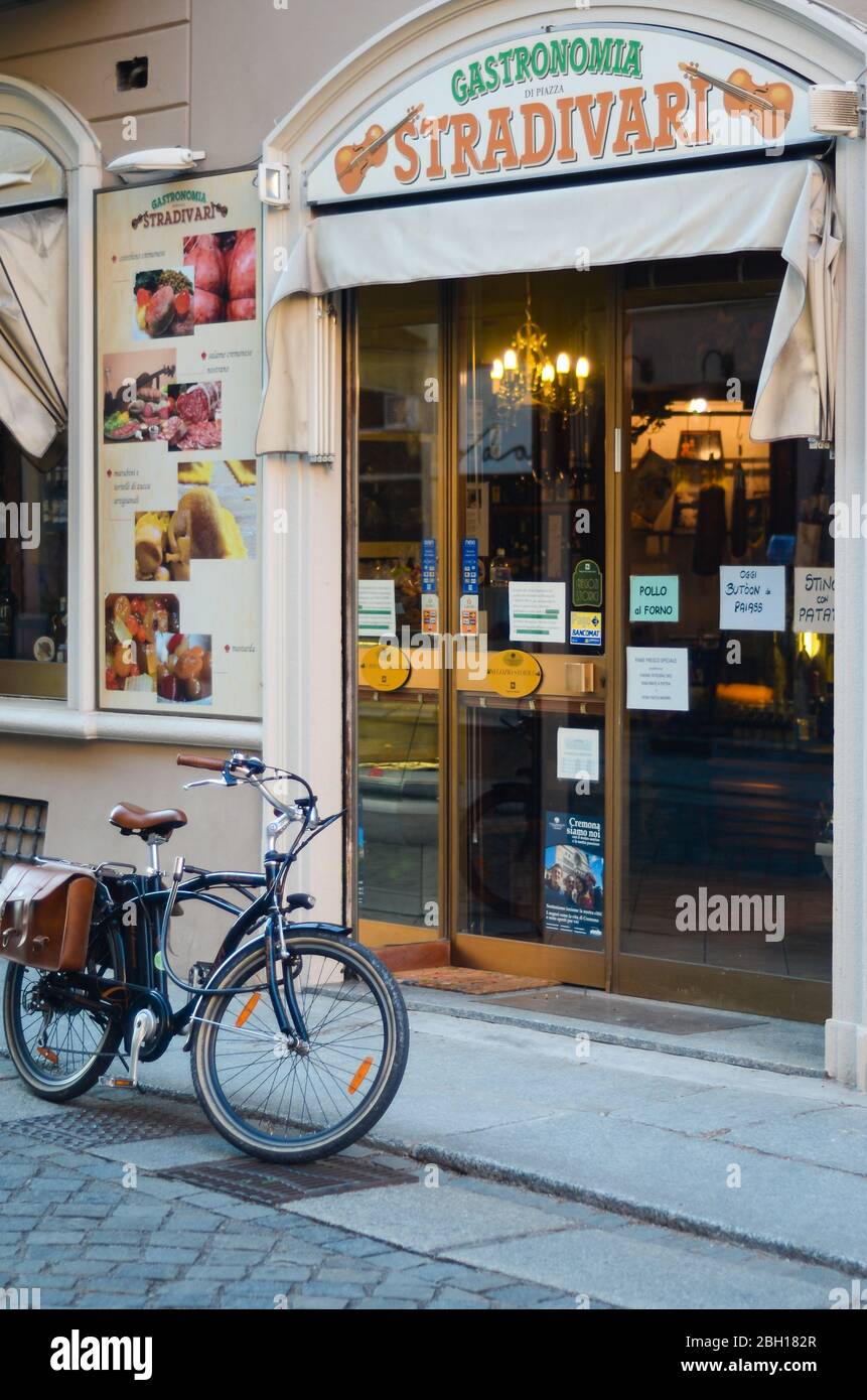 Grocery store with bicycle parked hi-res stock photography and images ...