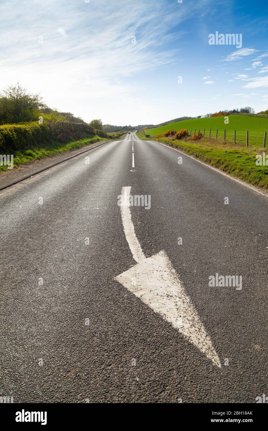 Arrow signage hi-res stock photography and images - Alamy