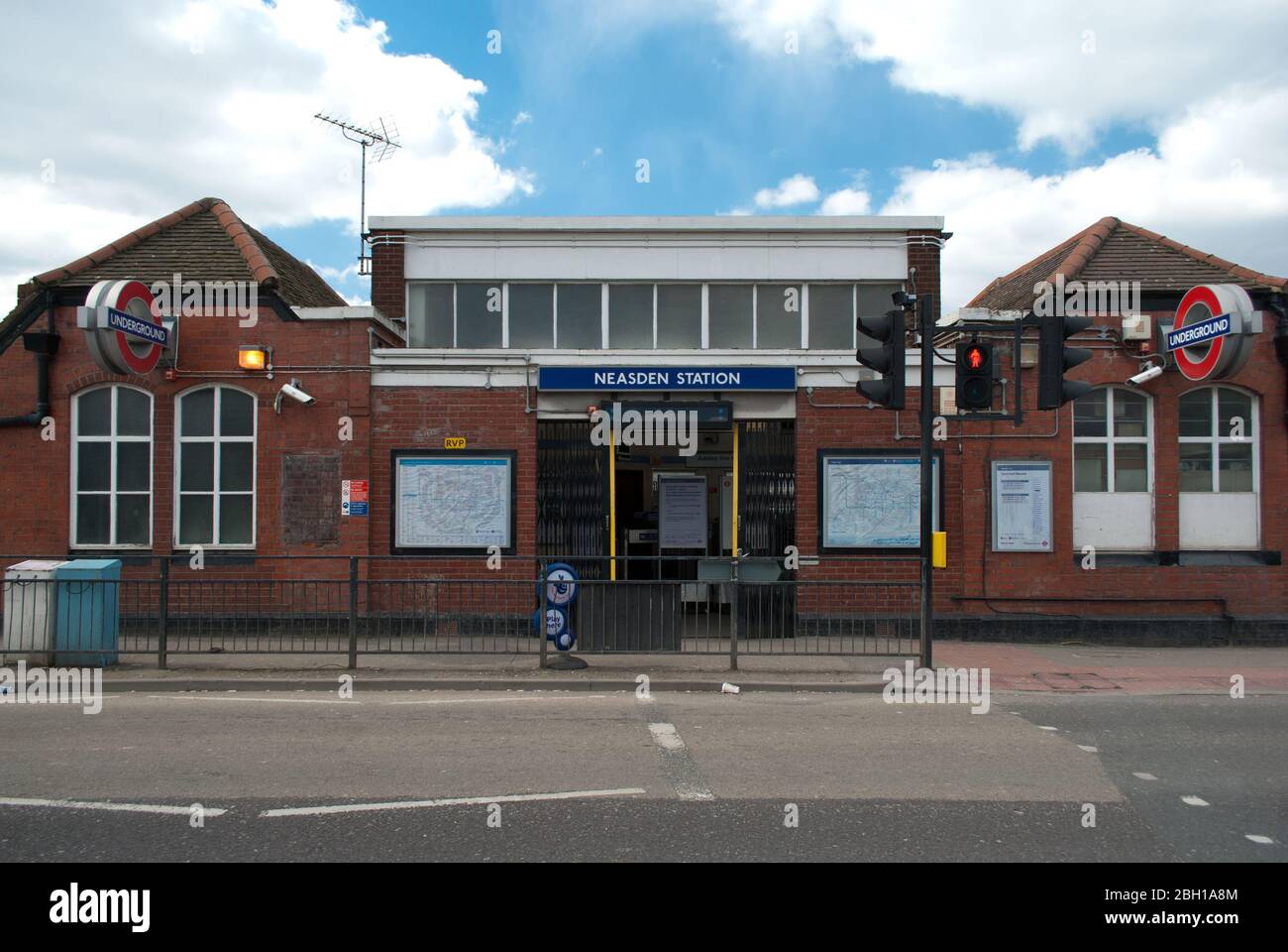 Neasden station hi-res stock photography and images - Alamy