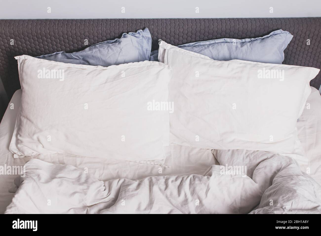 Messy bed hi-res stock photography and images - Alamy