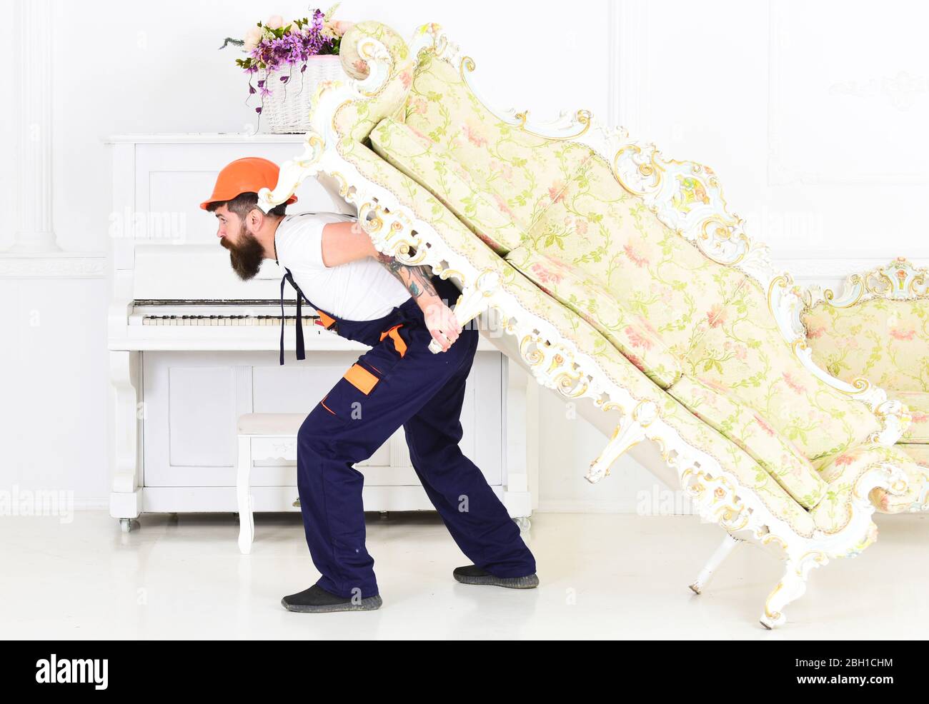 Piano mover hi-res stock photography and images - Alamy