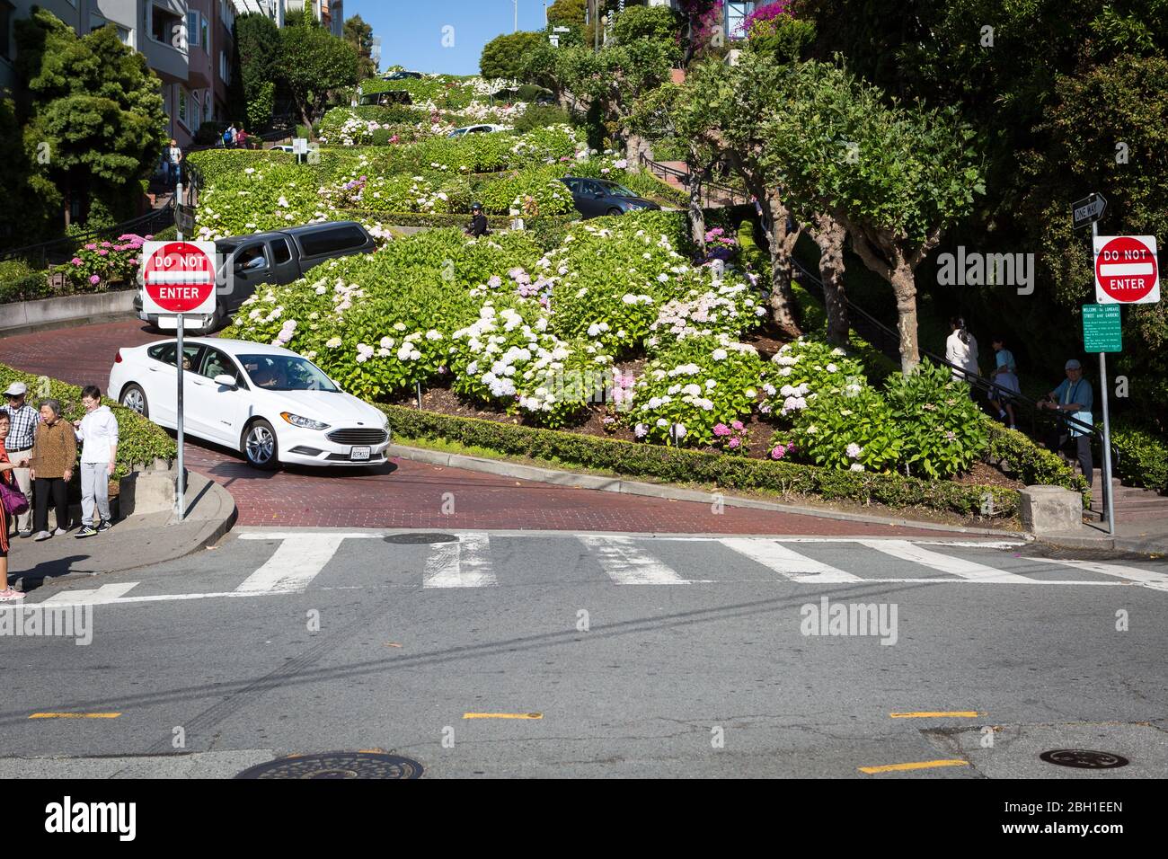 San francisco bendy road hi-res stock photography and images - Alamy