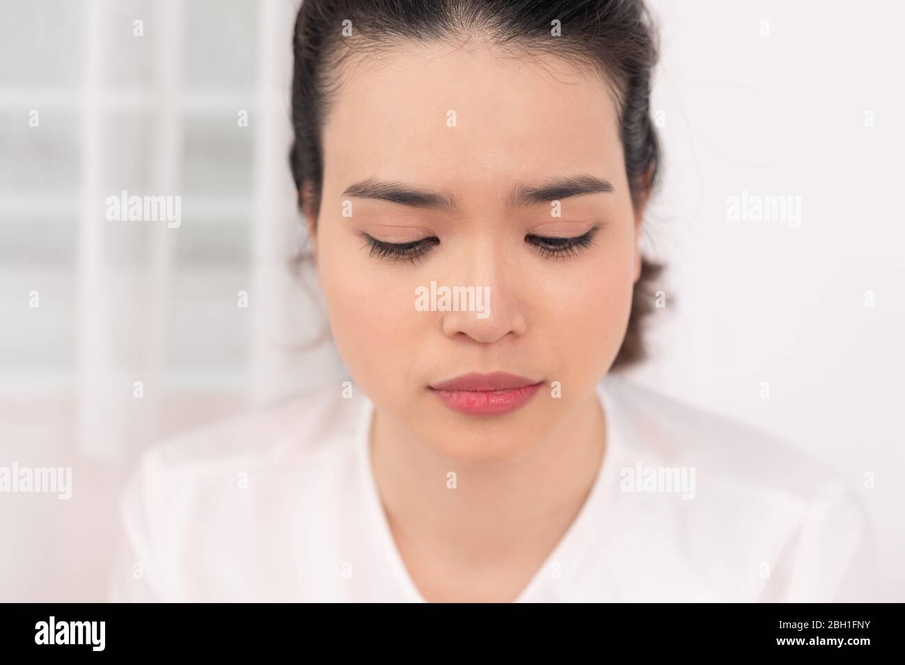 Woman unwell bed hi-res stock photography and images - Alamy