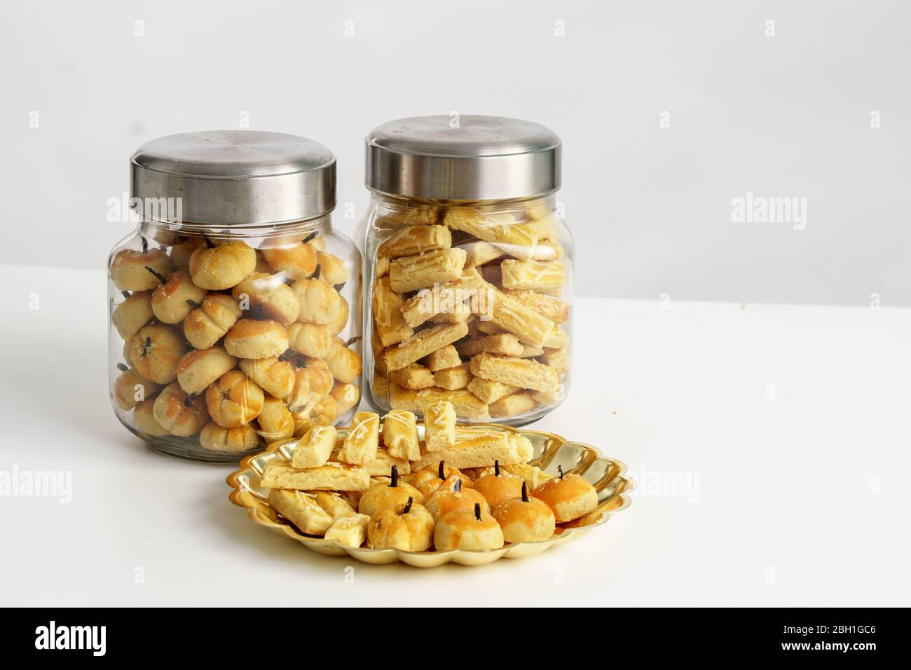 Delicious snack for eid mubarak tradition. traditional islamic snack ...