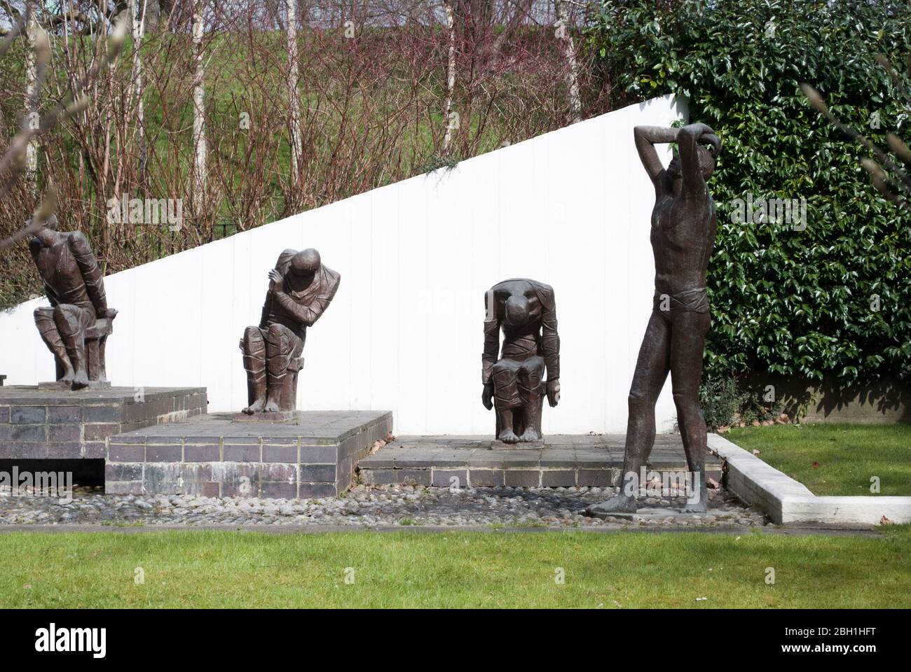 Gladstone Park Memorial, Dollis Hill Lane Willesden West London NW2 6HT ...