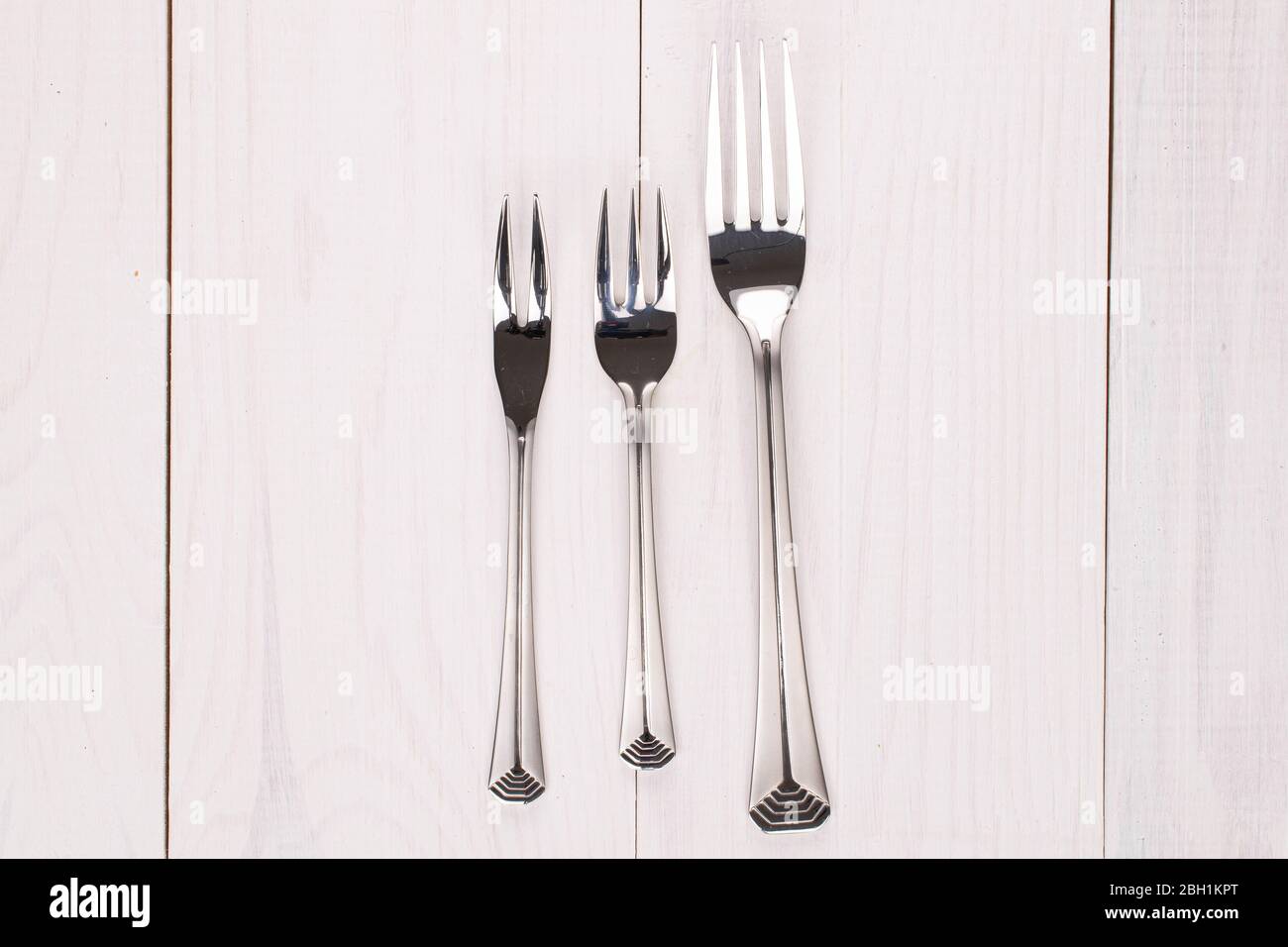 Set dinner forks close hi-res stock photography and images - Alamy