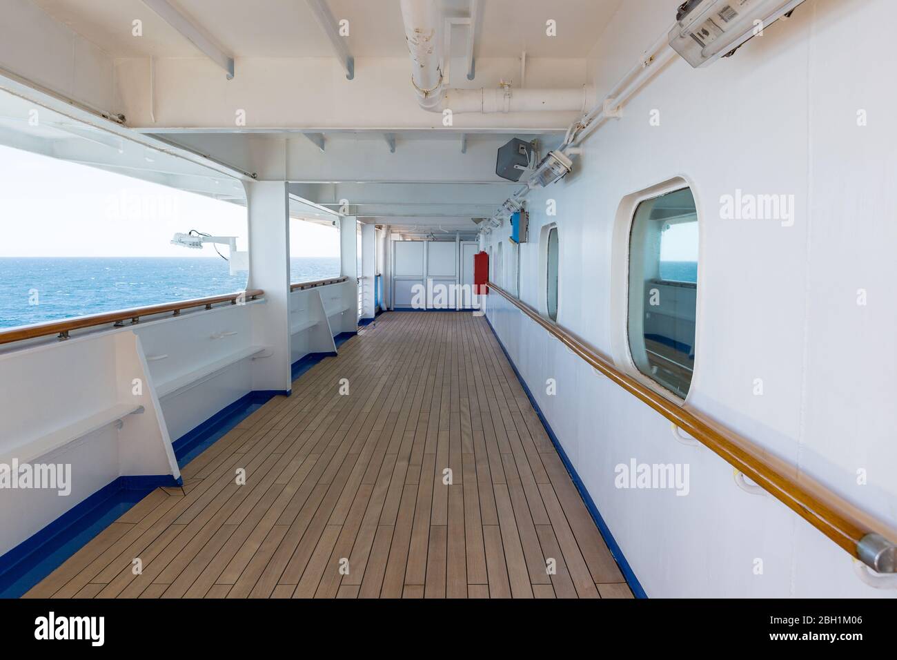 cruise ship deck, an image on the decks of the Grand Princess cruise ...