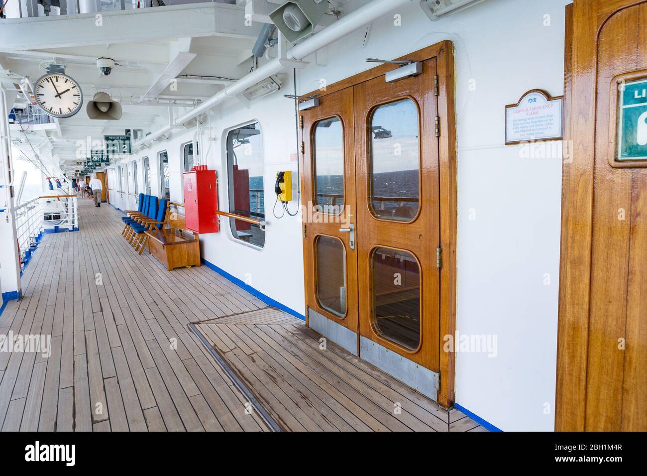cruise ship deck, an image on the decks of the Grand Princess cruise ...