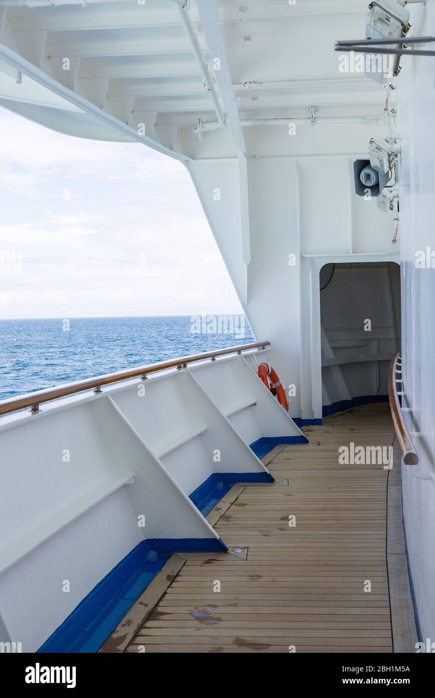 cruise ship deck, an image on the decks of the Grand Princess cruise ...
