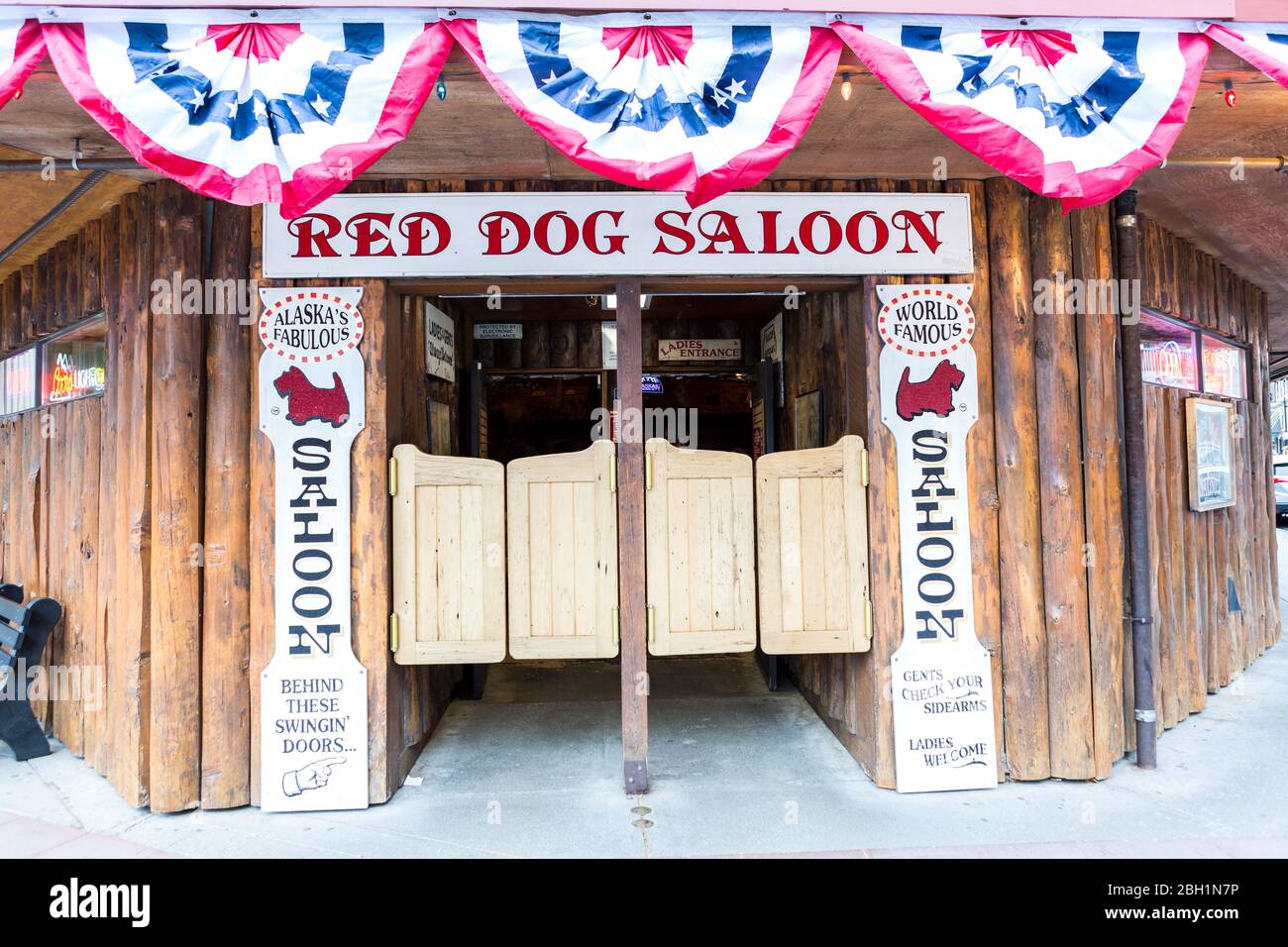 Saloon bar doors hi-res stock photography and images - Alamy