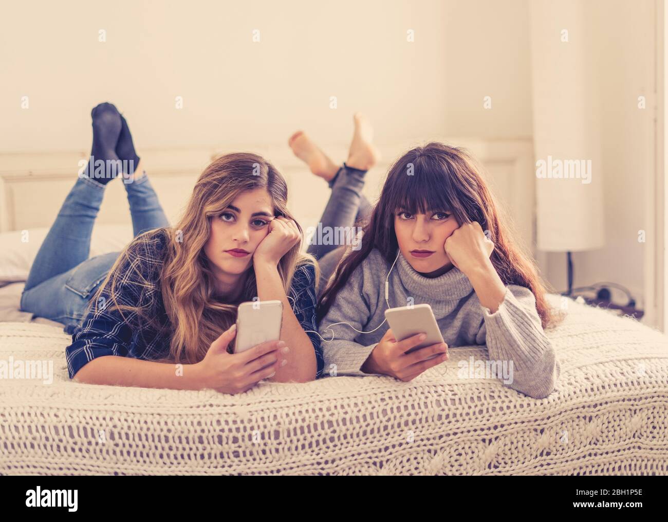 Mobile phone ban school hi-res stock photography and images - Alamy