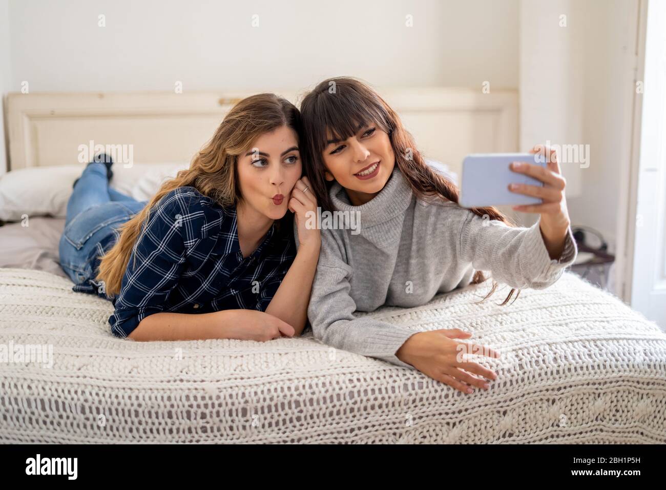 Well connected party hi-res stock photography and images - Alamy