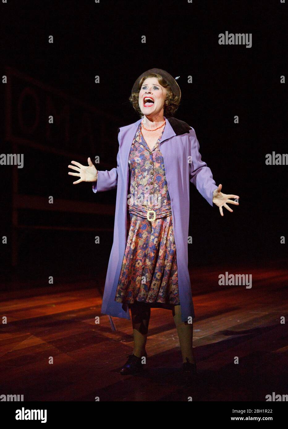 Imelda staunton gypsy hi-res stock photography and images - Alamy