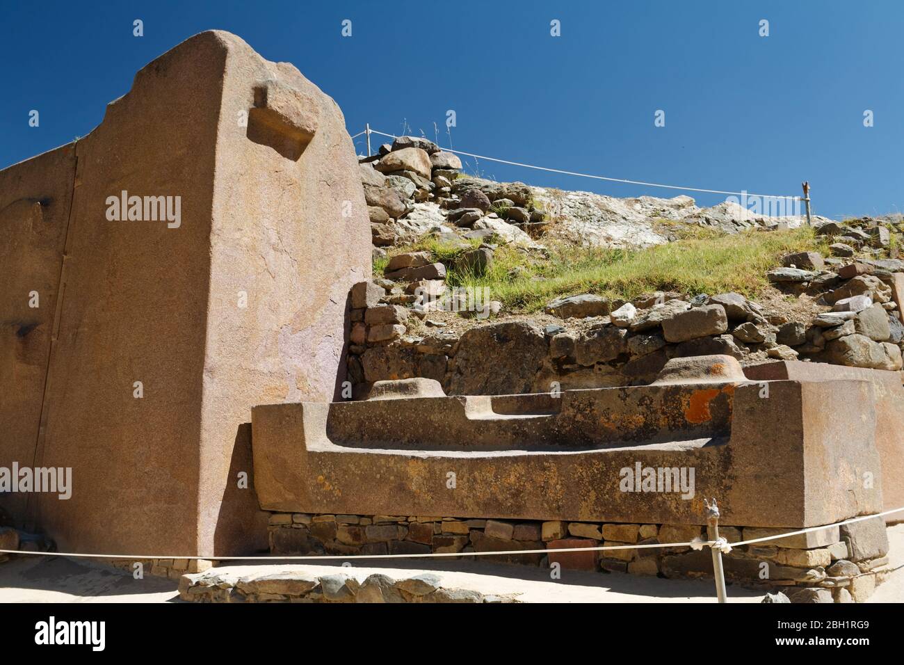 The site of former Inca citadel in Ollantaytambo Stock Photo - Alamy