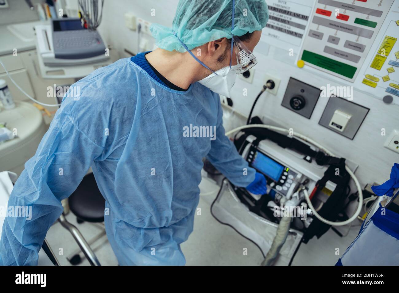 Doctor in emergency room of a hospital with respiratory equipment Stock ...
