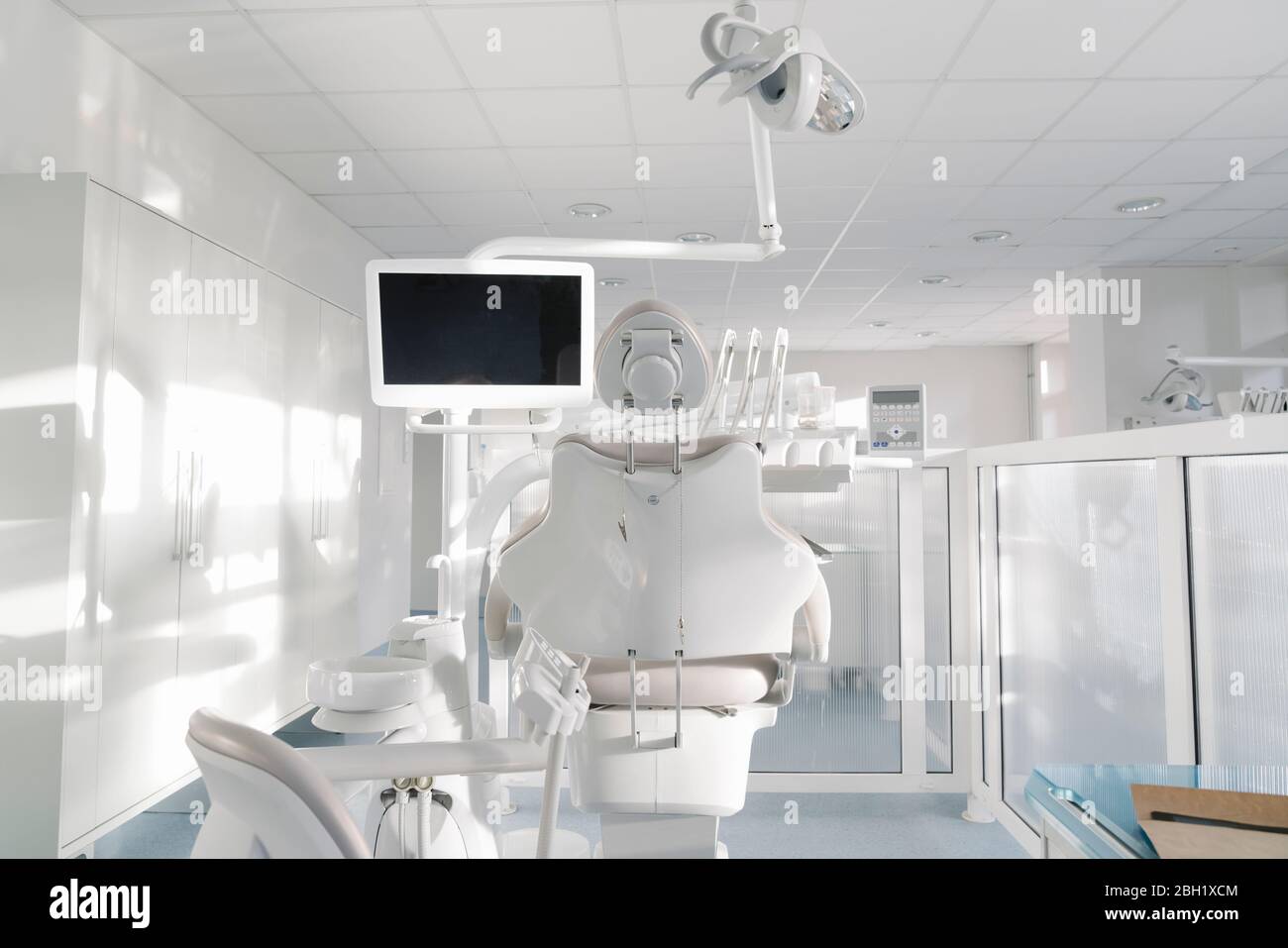 Modern dental clinic hi-res stock photography and images - Alamy