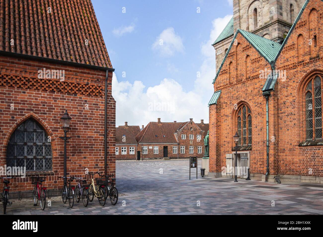 Denmark, Ribe, Empty market square in front of Ribe Cathedral Stock ...
