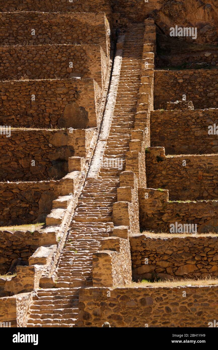 The site of former Inca citadel in Ollantaytambo Stock Photo - Alamy
