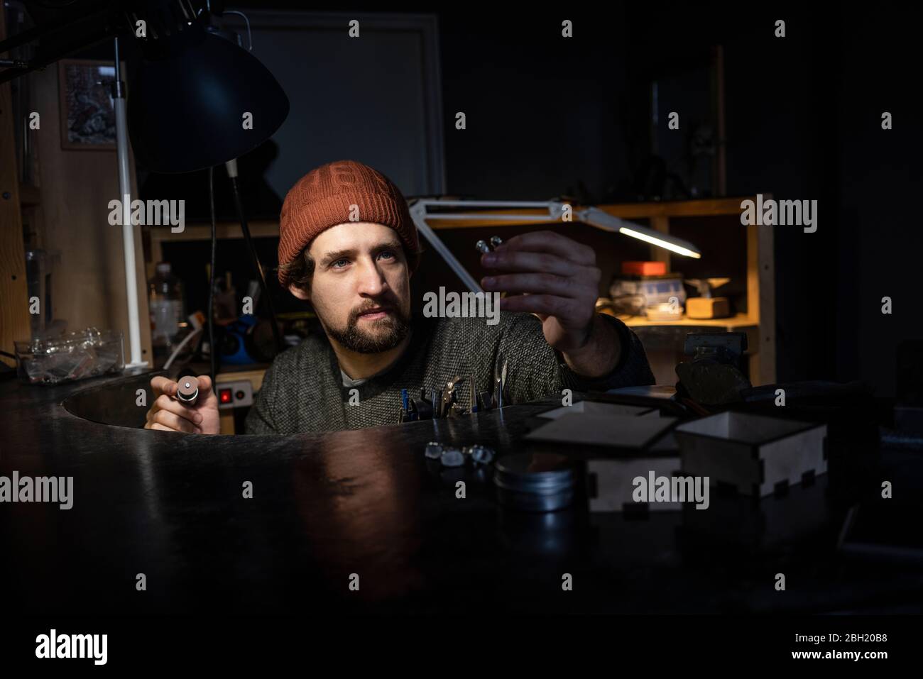 Goldsmith working on ring hi-res stock photography and images - Alamy