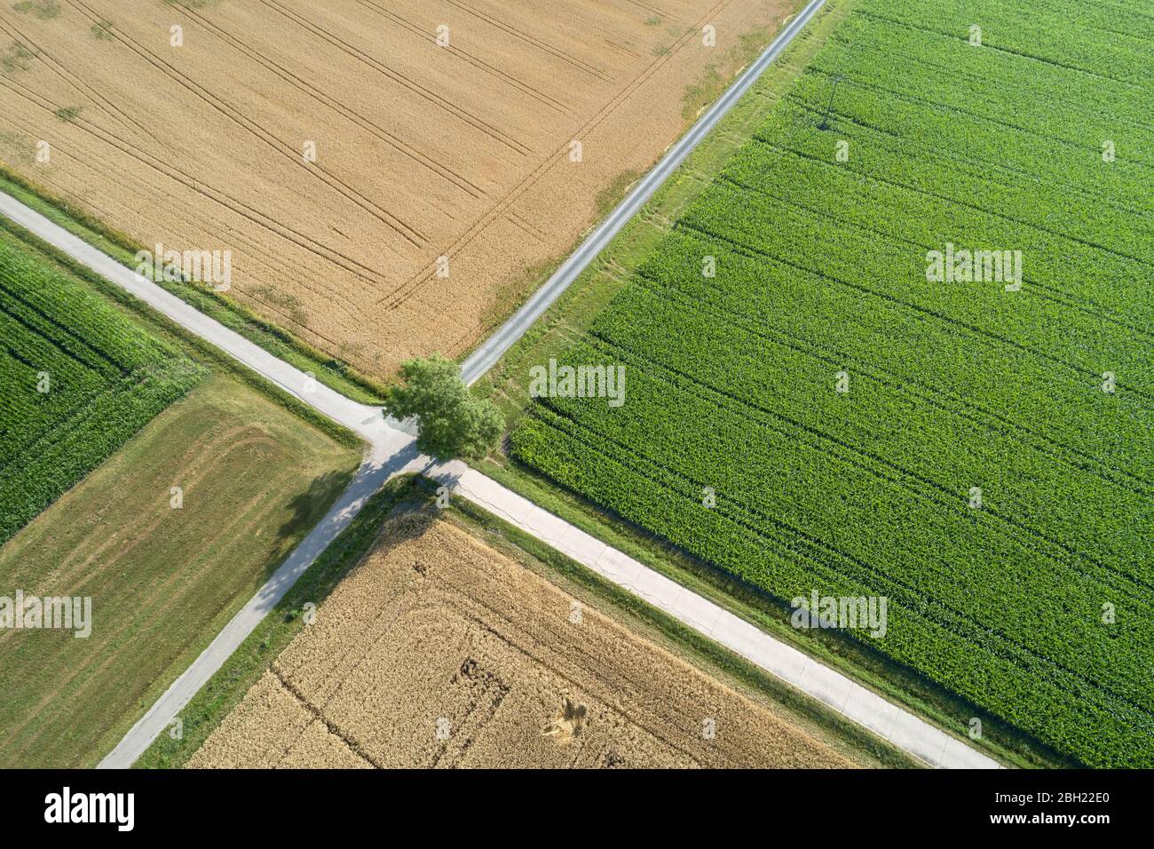 Intersection view hi-res stock photography and images - Alamy
