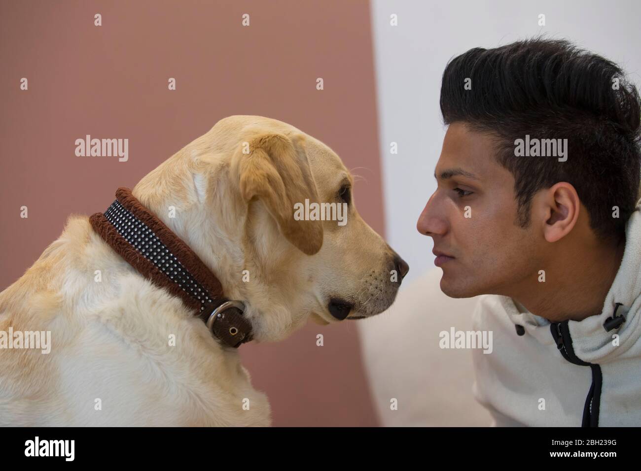 Man staring down hi-res stock photography and images - Alamy