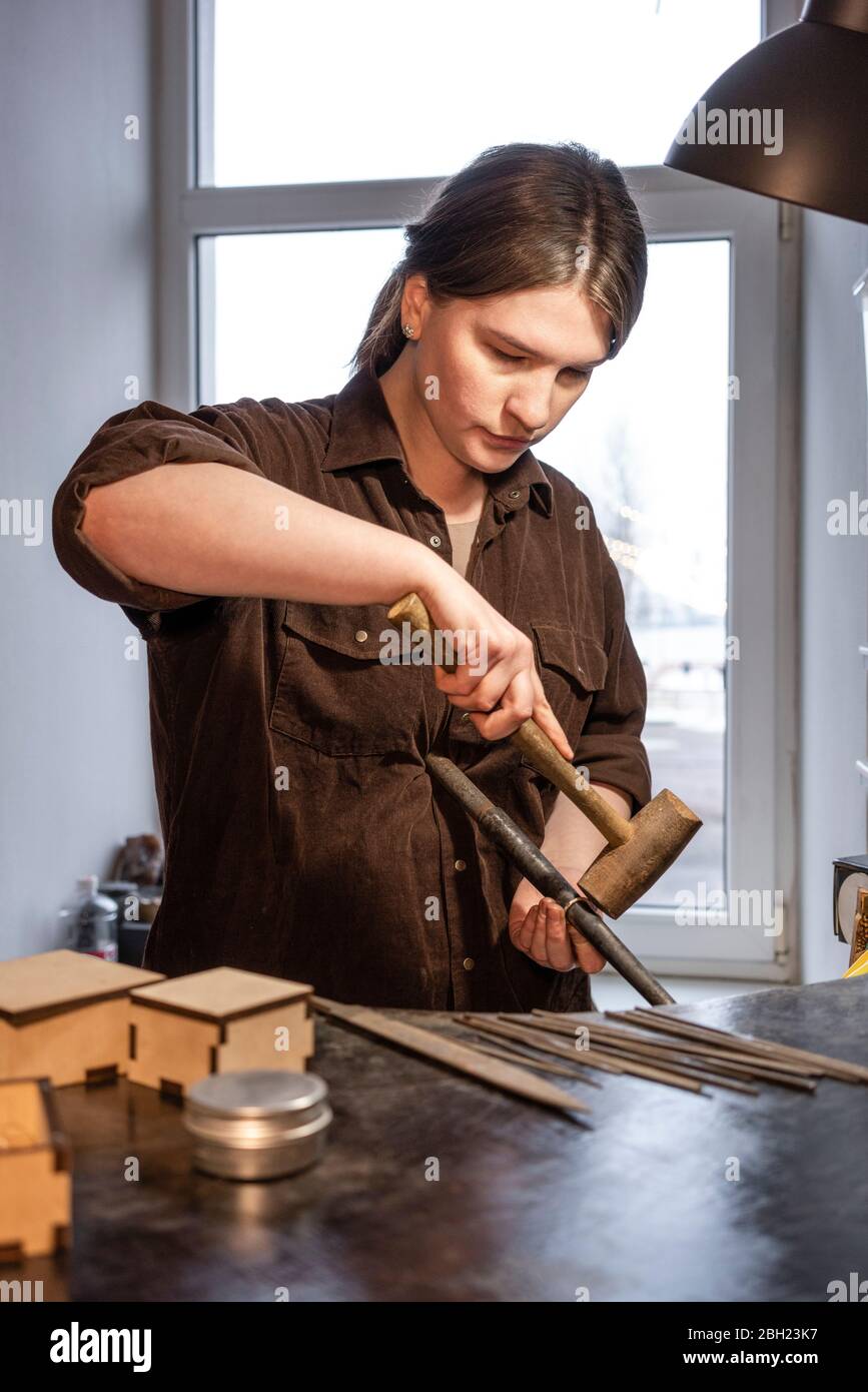 Goldsmith hammer hi-res stock photography and images - Alamy