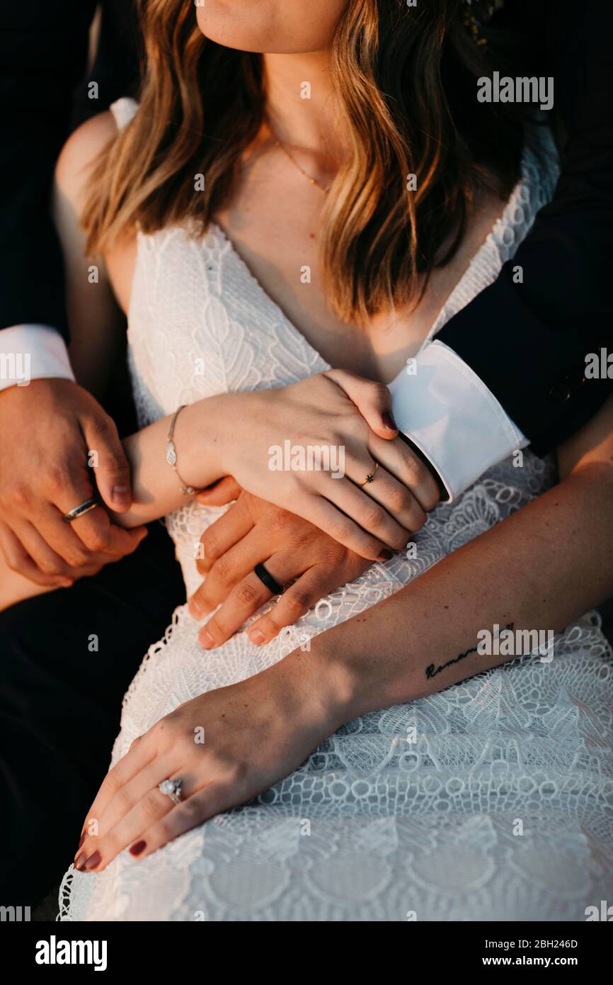 Newly married couple hands hand hi-res stock photography and images - Alamy