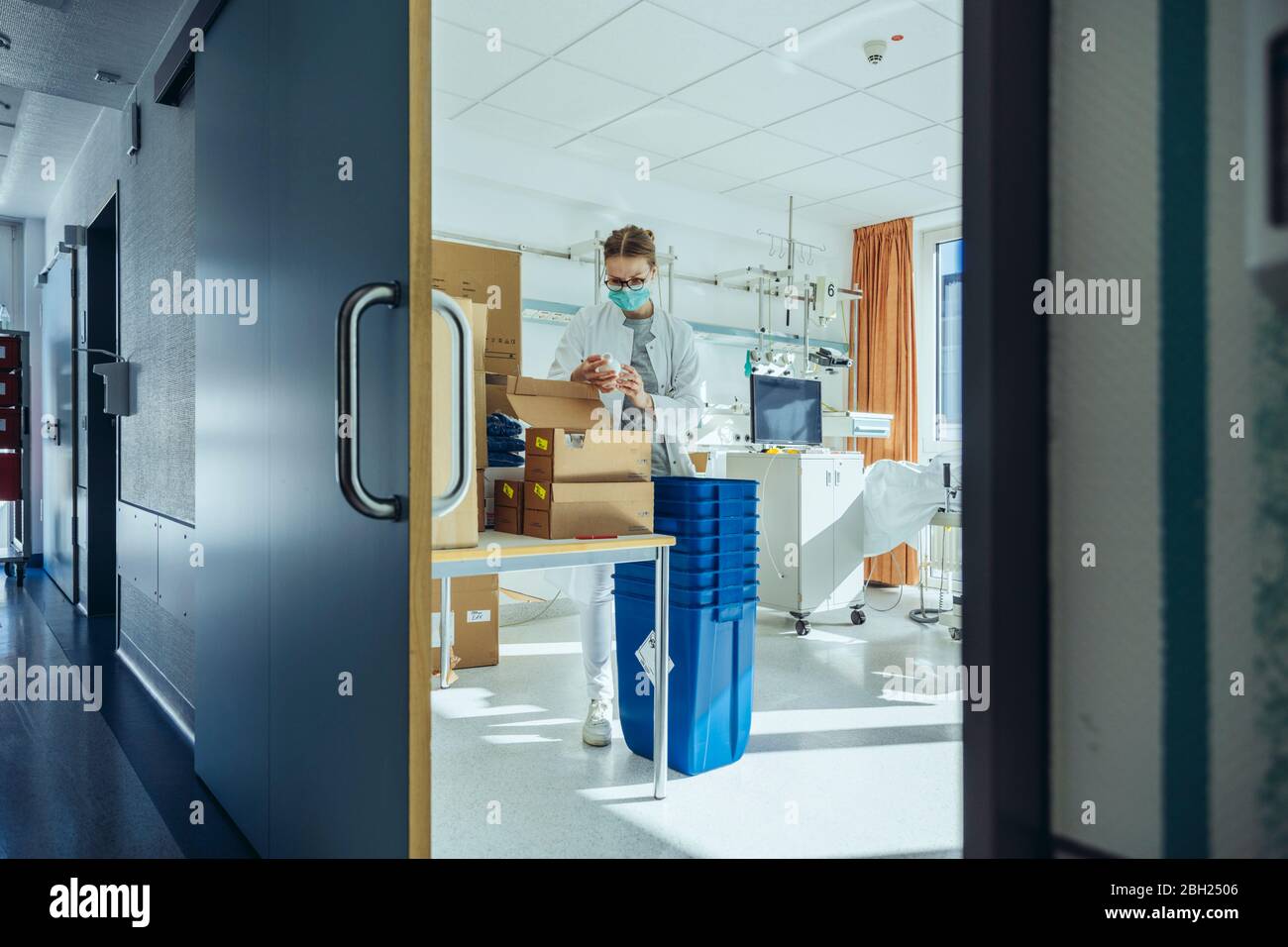 Hospital storage hi-res stock photography and images - Alamy