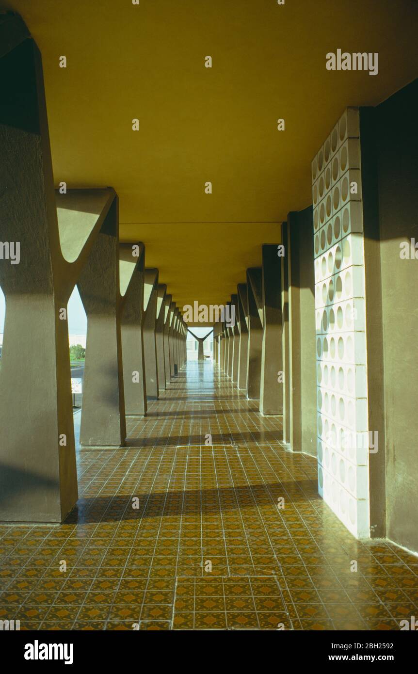 Qatar, Doha, Gulf Hotel colonaded walkway Stock Photo - Alamy