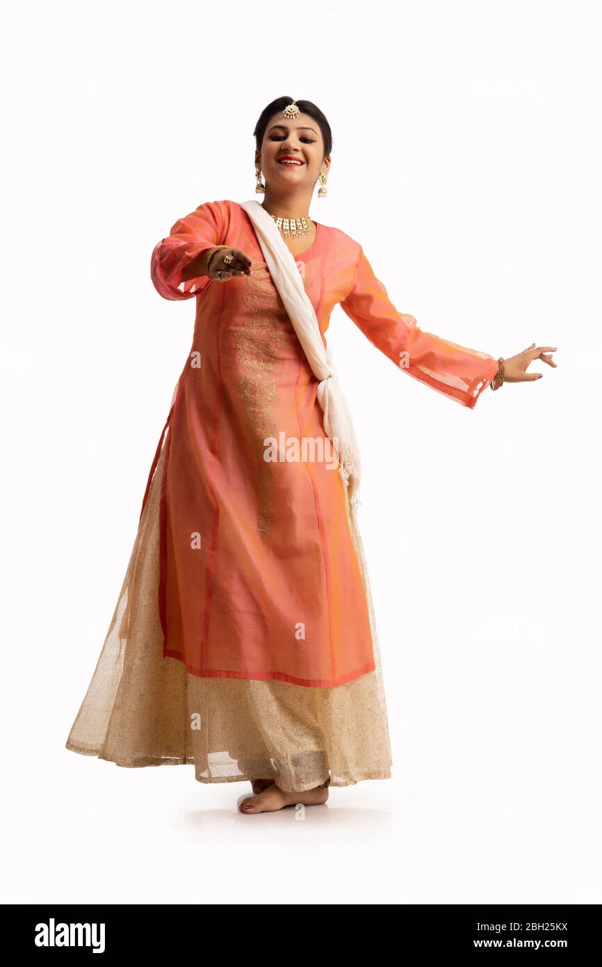 Kathak dance artist Cut Out Stock Images & Pictures - Alamy