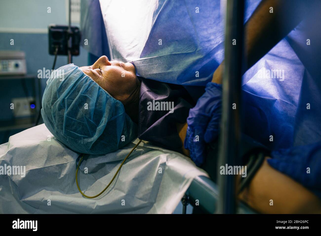 Anesthetist hi-res stock photography and images - Alamy