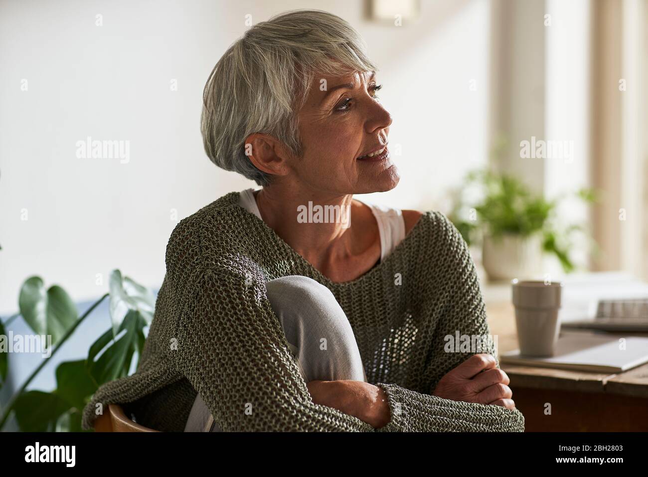 Caucasian woman thinking home pensive hi-res stock photography and ...