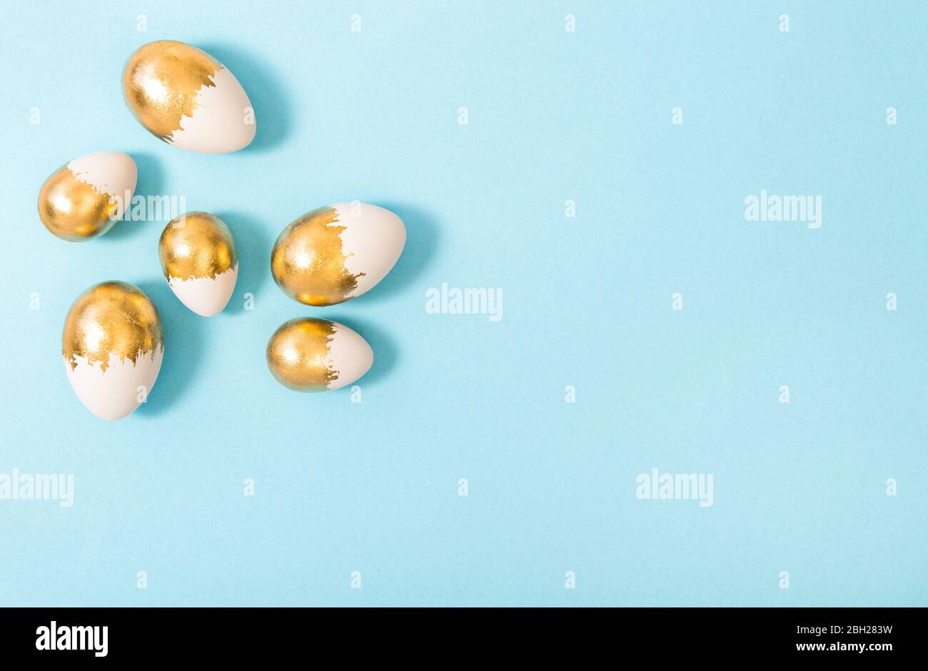 Golden blue background hi-res stock photography and images - Alamy