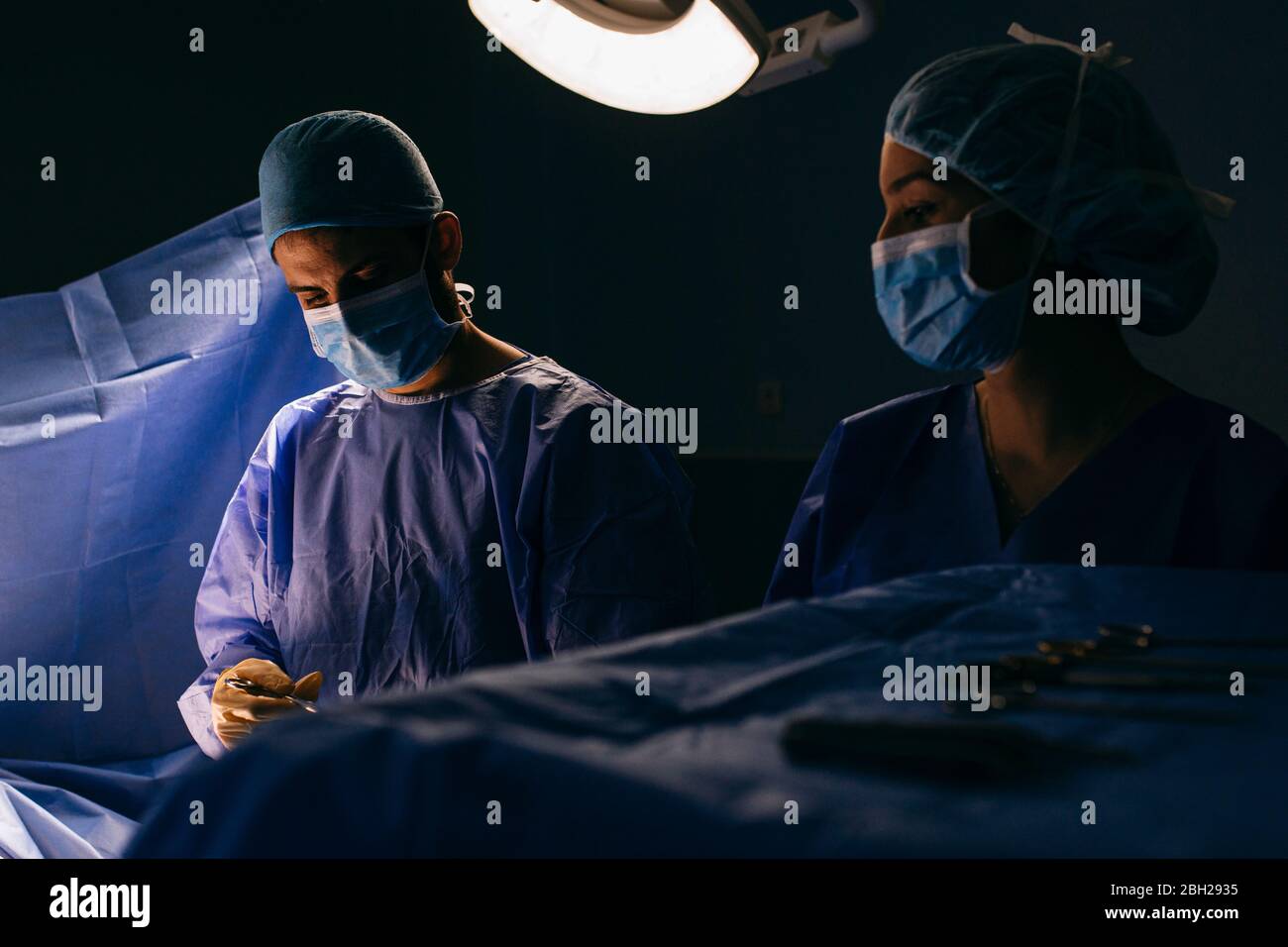 Operating room nurse hi-res stock photography and images - Alamy