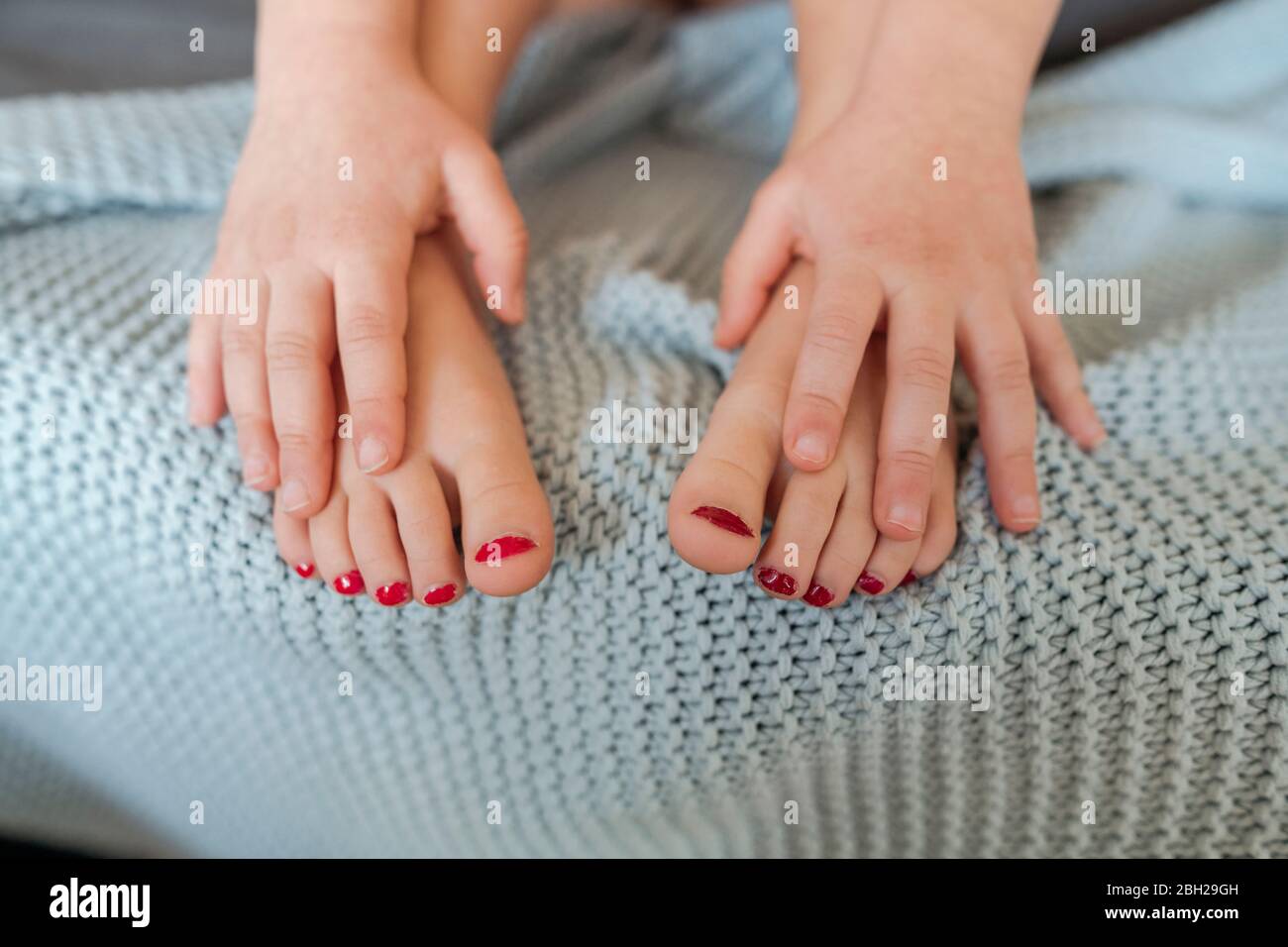 Girls toes hi-res stock photography and images - Alamy
