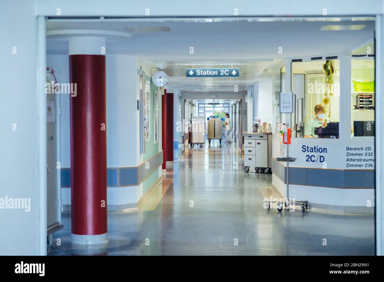 Hospital ward corridor hi-res stock photography and images - Alamy