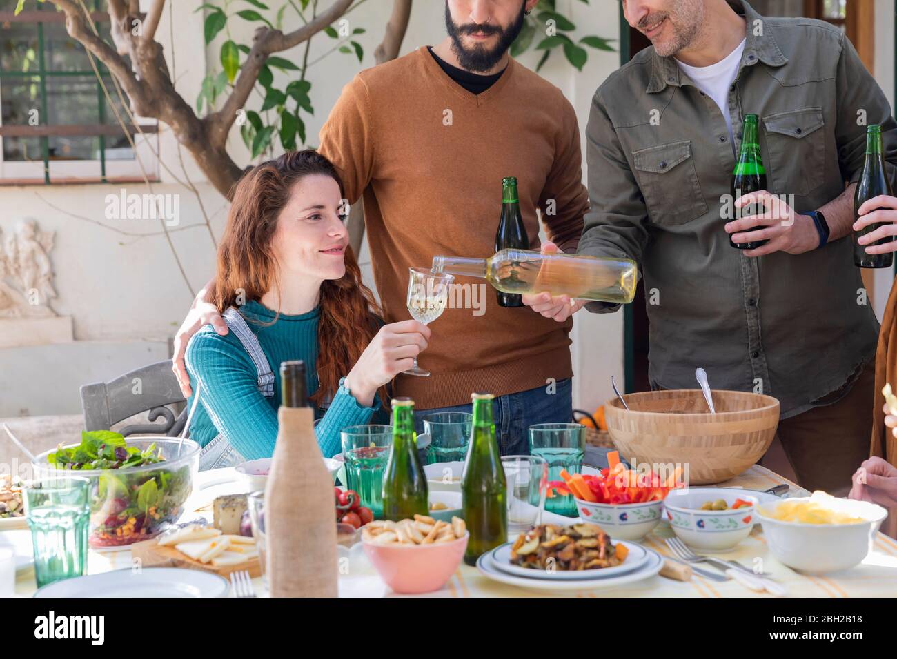 Mature women group lunch hi-res stock photography and images - Alamy