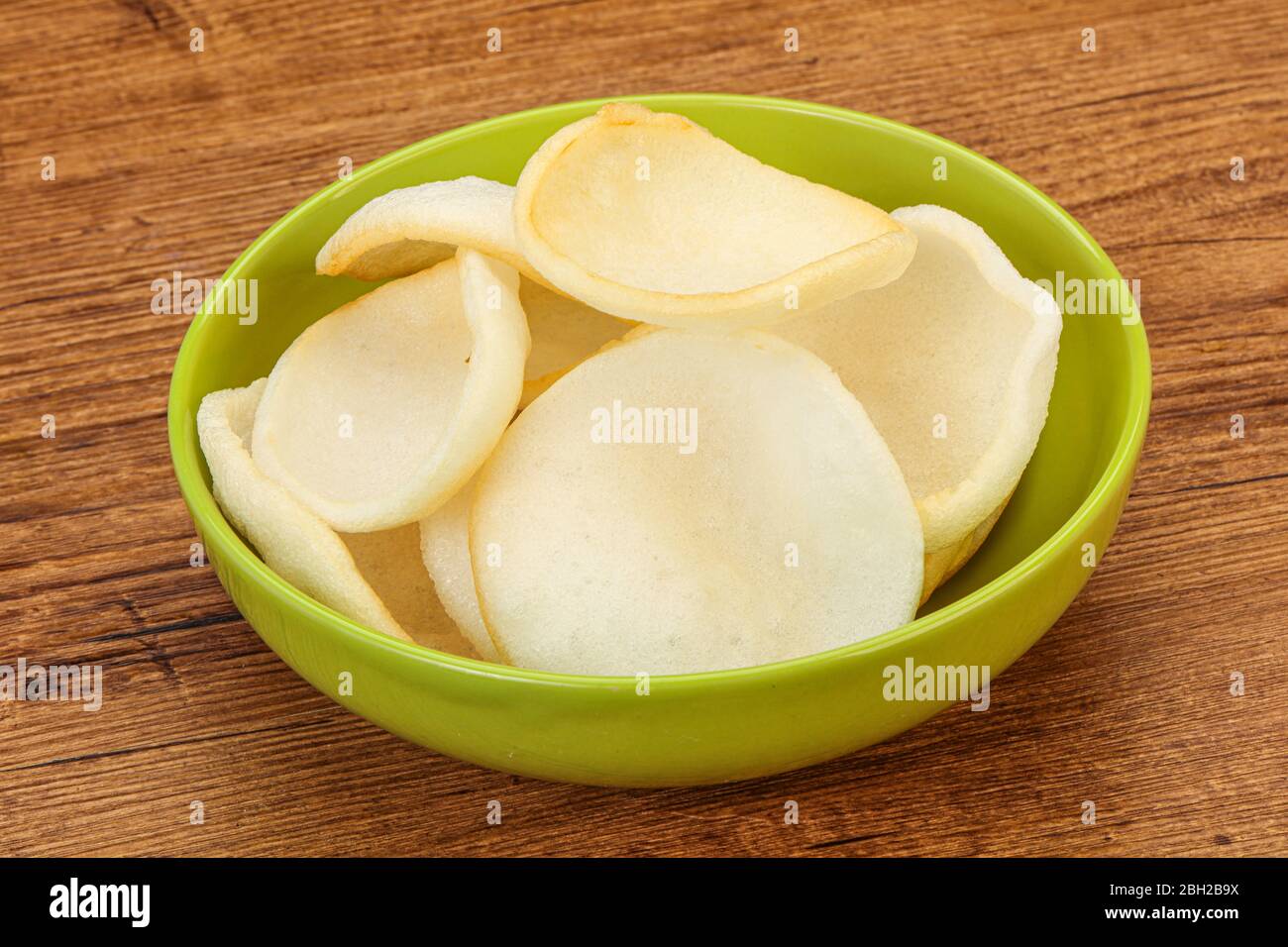 Asian cusine - homemade prawn chips in the bowl Stock Photo - Alamy