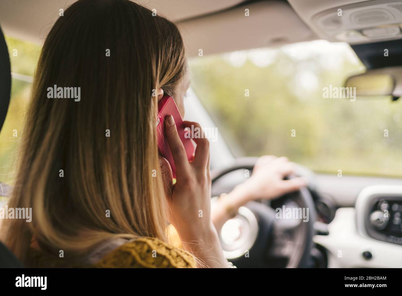 Woman phone call rear view hi-res stock photography and images - Alamy