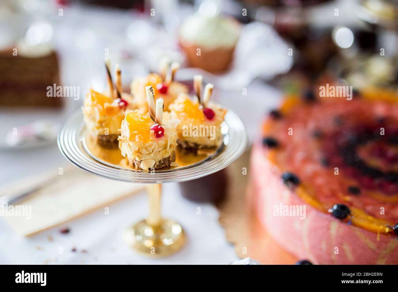 Cake slices hi-res stock photography and images - Alamy