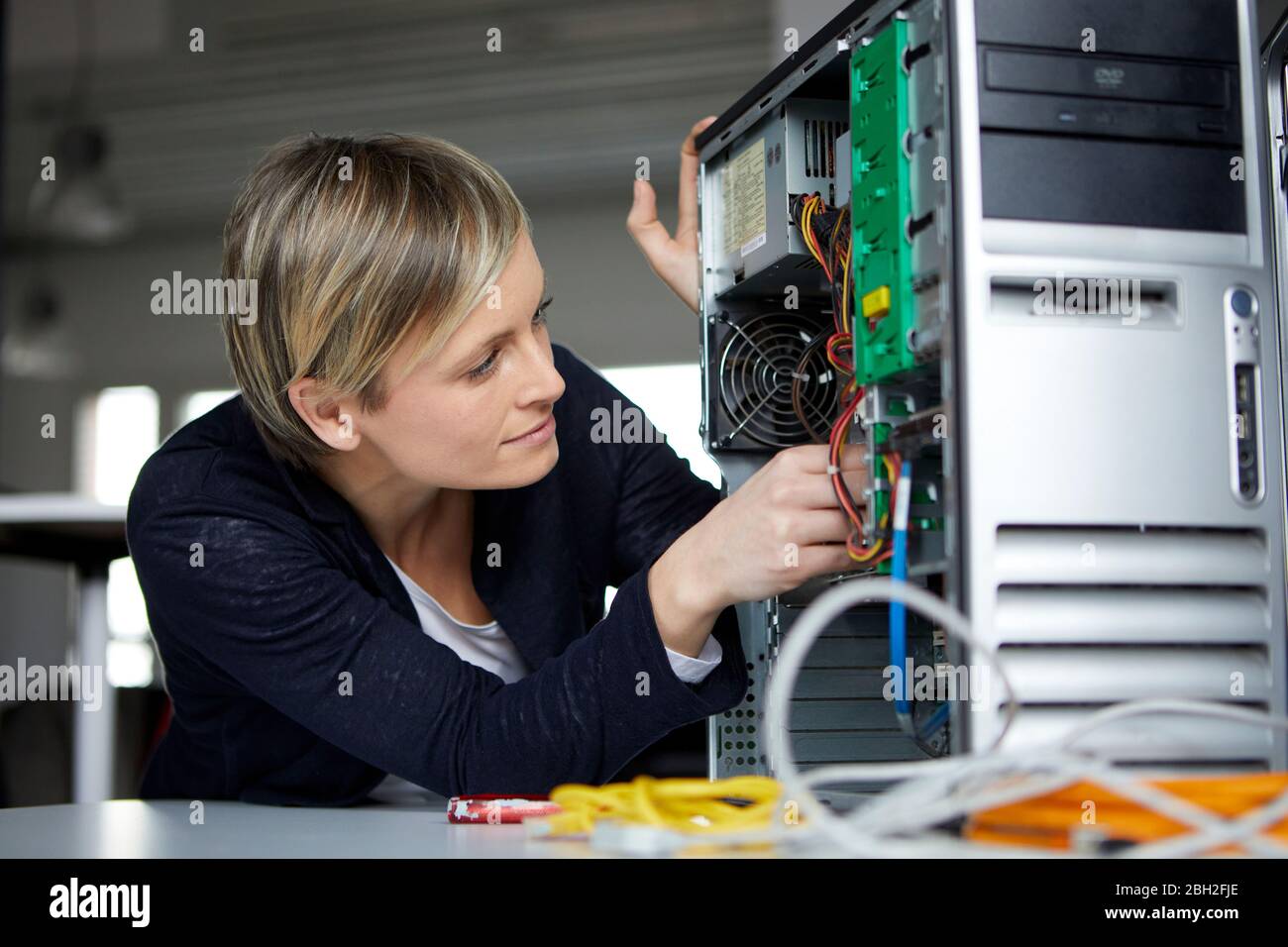 Pc assembling hi-res stock photography and images - Alamy
