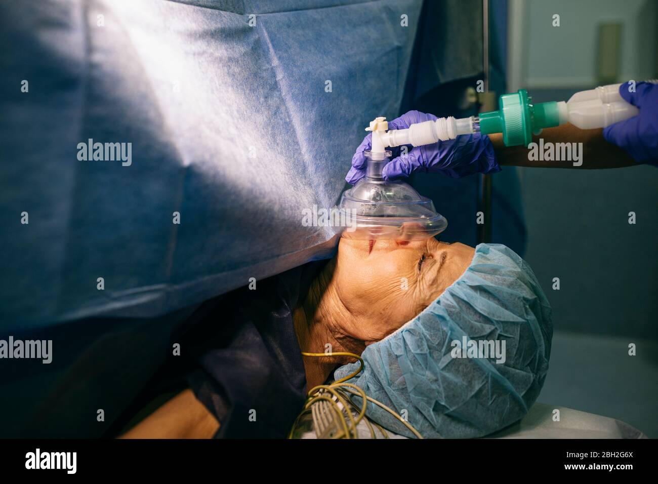 Anaesthesia preparation hi-res stock photography and images - Alamy