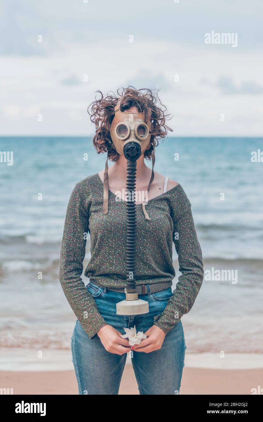 Woman wearing gas mask hi-res stock photography and images - Alamy