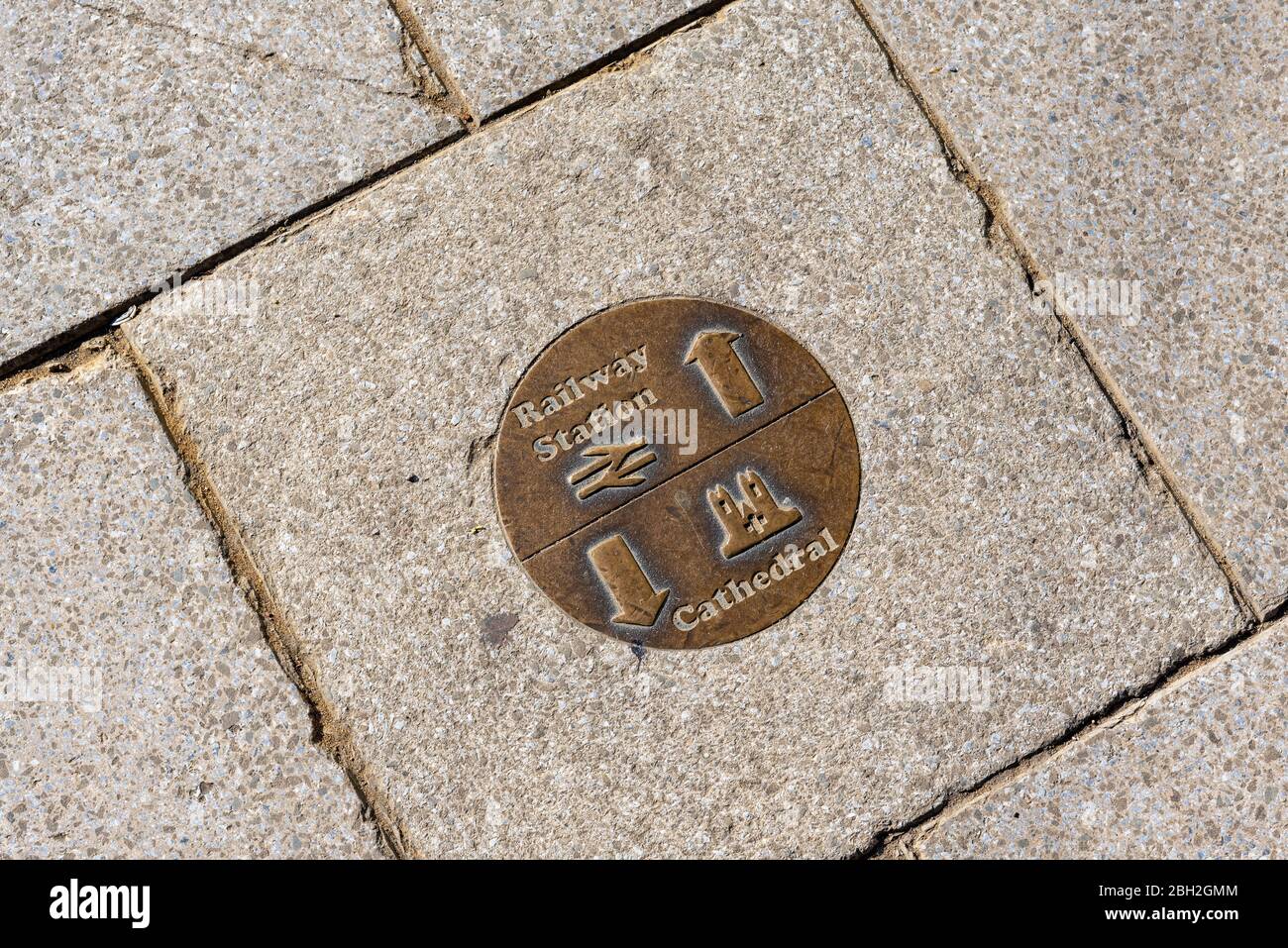 Pavement closed sign hi-res stock photography and images - Alamy